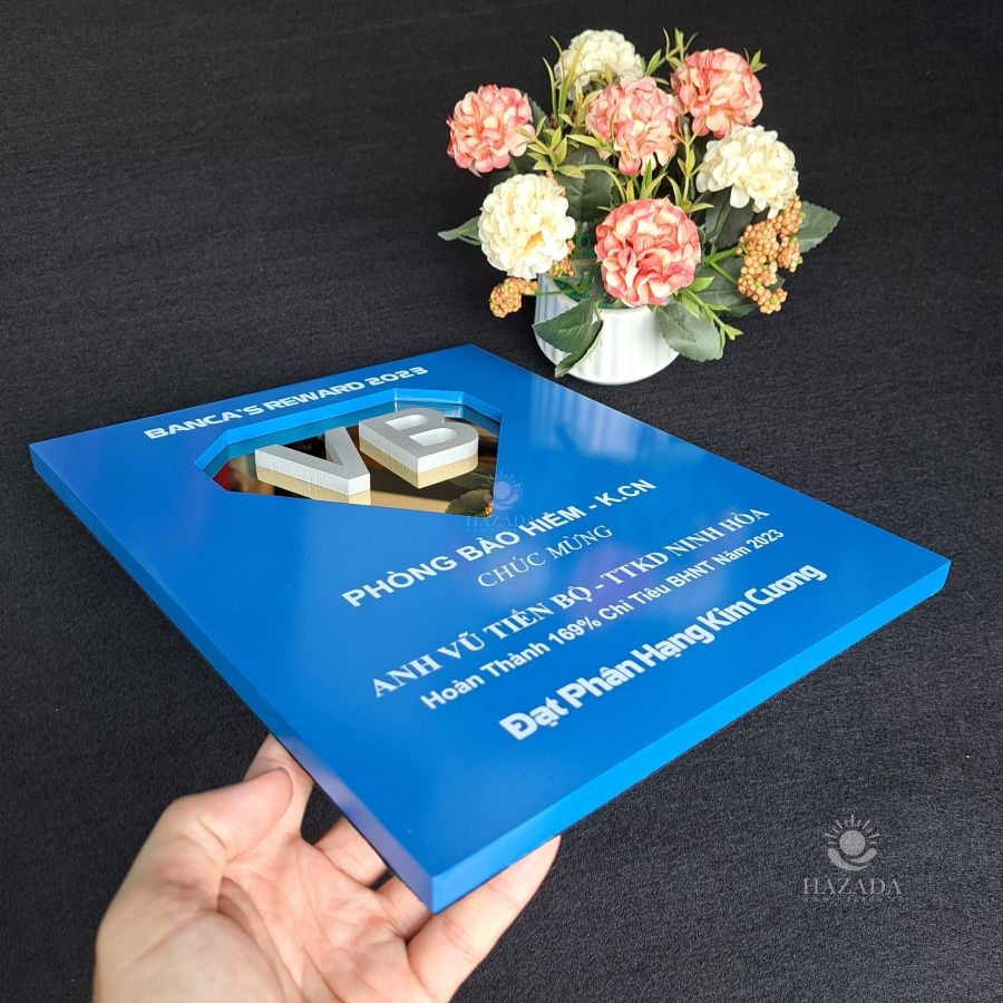 Bảng vinh danh Kim Cương xanh thiết kế độc quyền cho Ngân hàng Việt bank